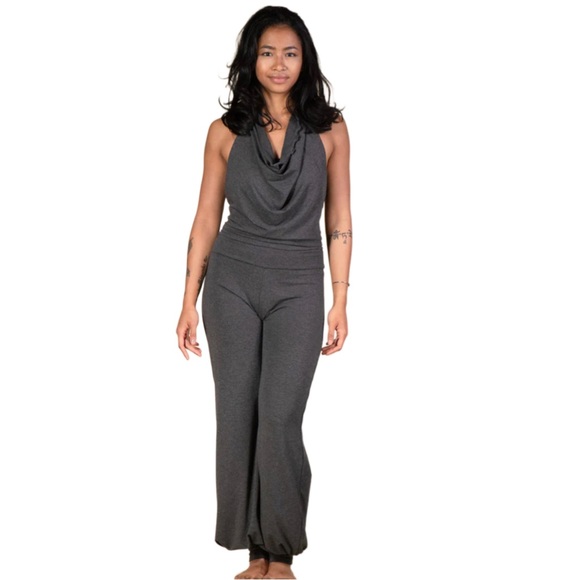 Aria | Pants & Jumpsuits | Aria Lattner Comfy And Cute Jumpsuit Color ...